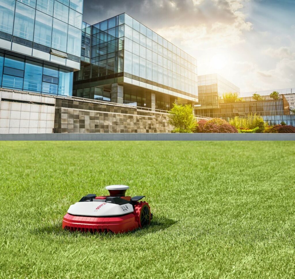 Kress Introduces Industry's First Robotic Mower with RTKn and Mowing ...