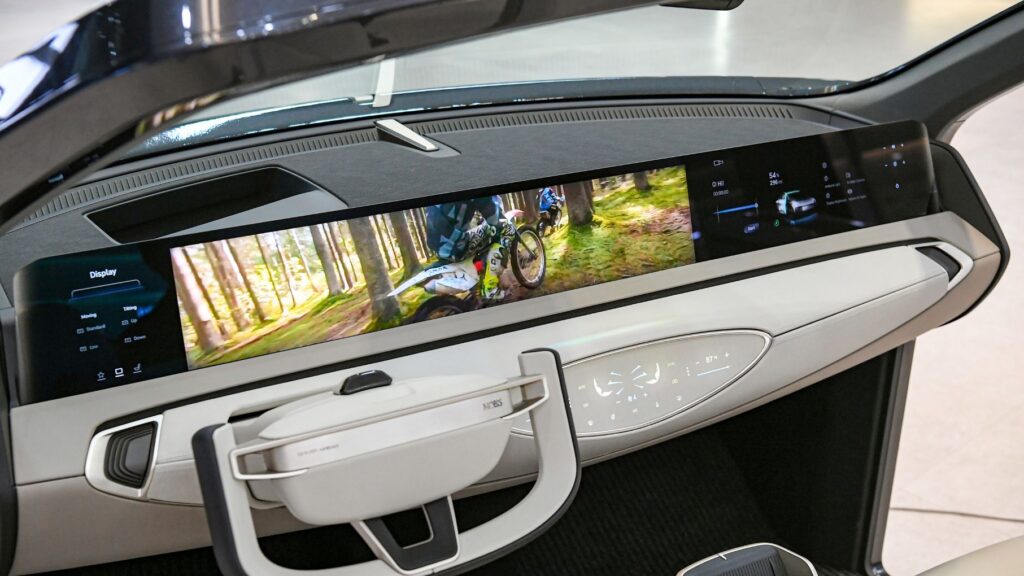 Hyundai Mobis Unveils Future of In-Vehicle Display with 'Moving ...