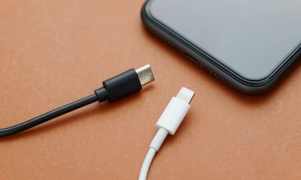 Signs You Need To Replace Your Charging Cord - Cerebral-Overload
